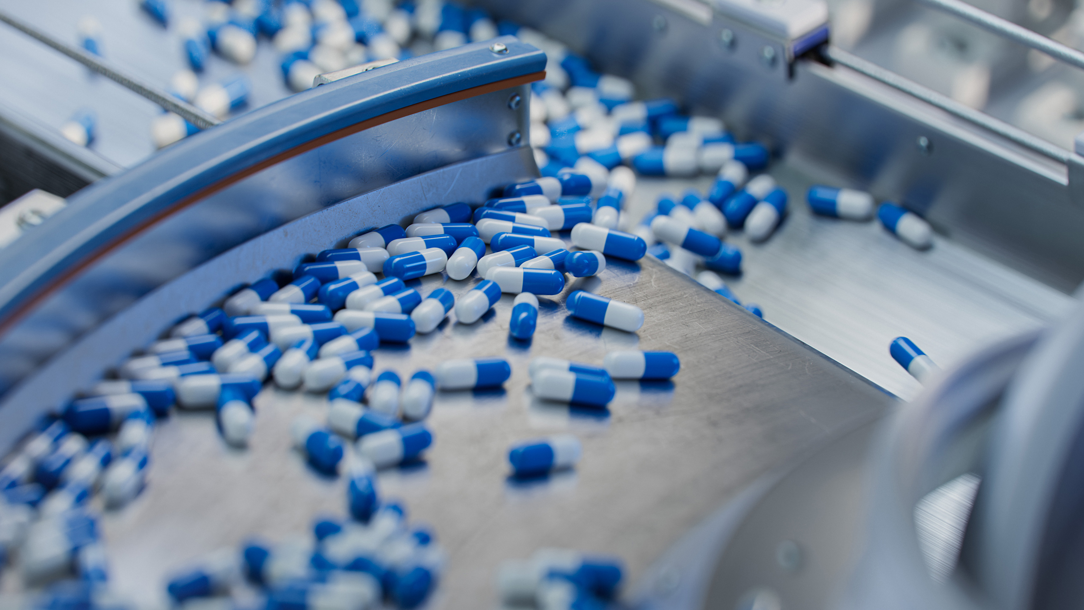 Rethinking Drug Procurement in Clinical Trials: Hedging Against ...